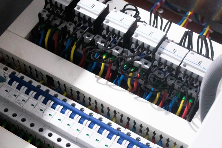 Sådan installerer du el-sikringer derhjemme korrekt - SAK-Electric